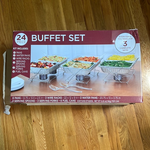 Party City | Kitchen | Buffet Serve Set Ships In Box Pictured As Is ...